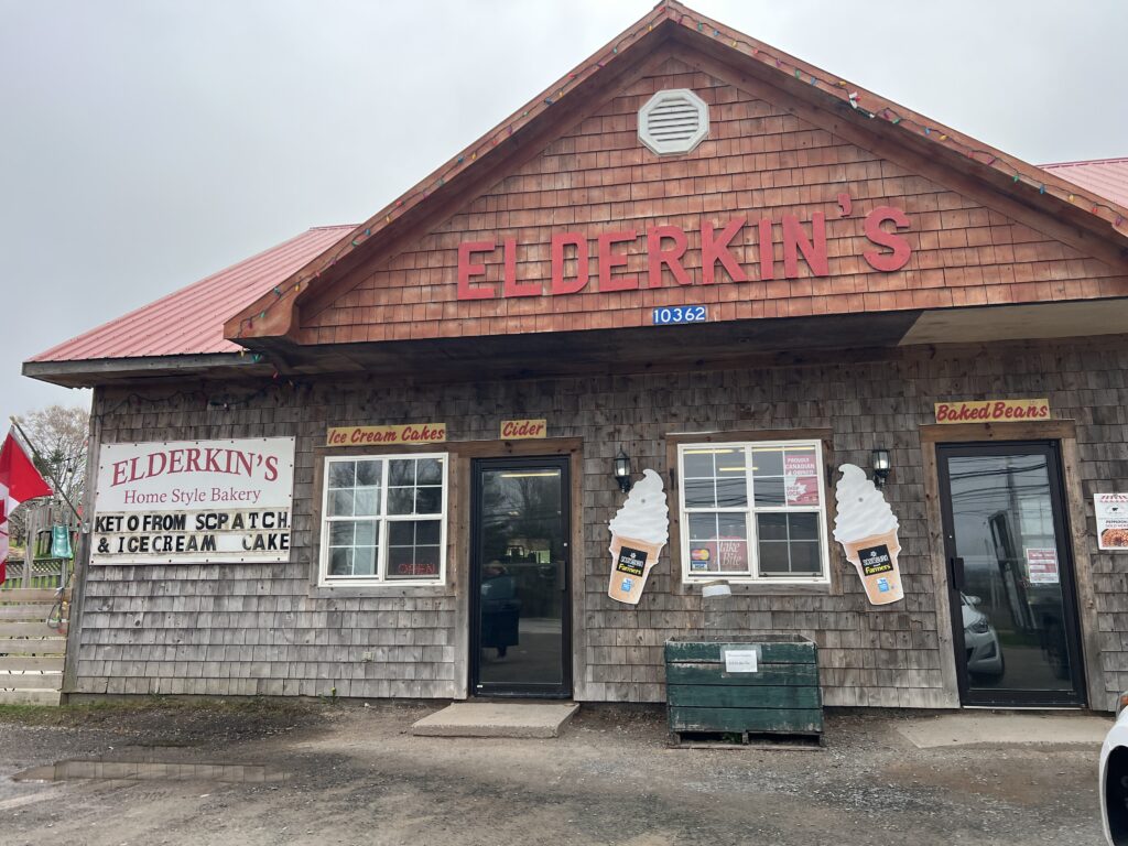 Wolfville: Noggins Corner Farm Market - Move to the Annapolis Valley